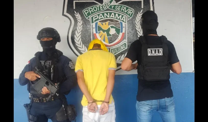 Atrapan a un hombre con 20 sobres de presunta droga tras un ... Atrapan a un hombre con 20 sobres de presunta droga tras un ...